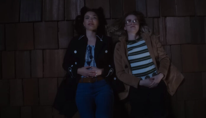 Firefly Lane Netflix Web Series Review | The World of Movies